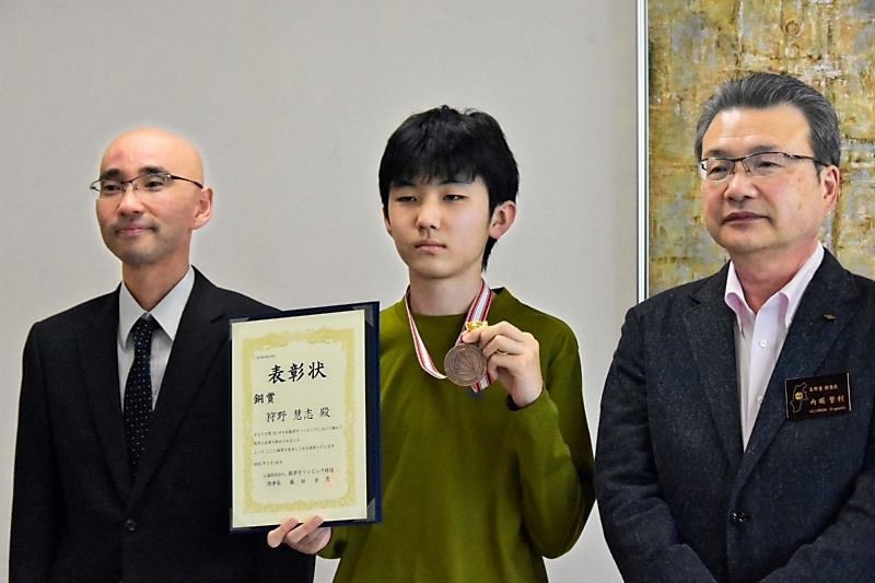 国際数学オリンピック出場へ 長野県の生徒で初 松本深志高・狩野さん「苦手分野克服して臨む」｜信濃毎日新聞デジタル 信州・長野県のニュースサイト