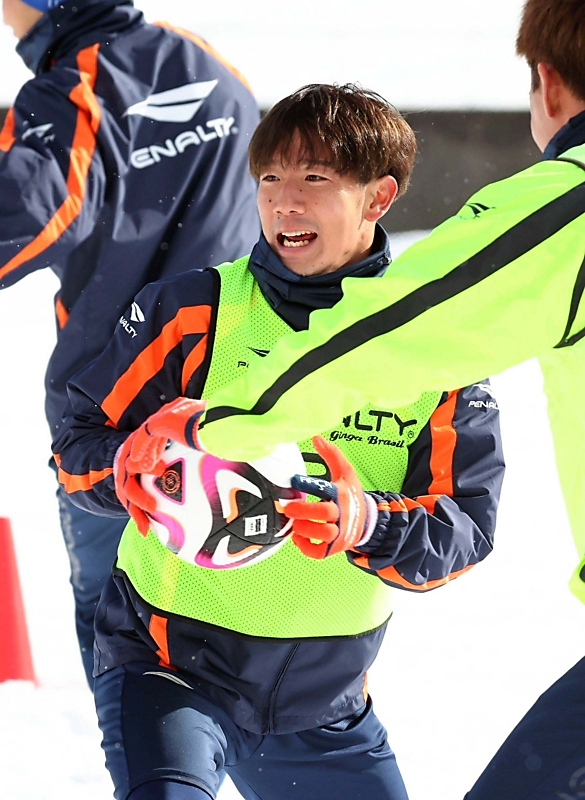 AC長野・MF忽那喬司 #17 複数ポジションこなす万能型､J3優勝経験を還元｜信濃毎日新聞デジタル 信州・長野県のニュースサイト