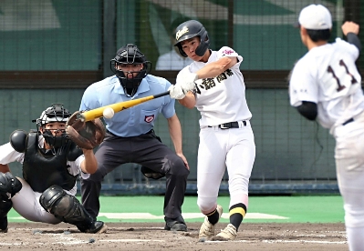 小諸商、またも逆転勝ち 4人の継投で松本深志を抑える 高校野球長野大会第6日｜信濃毎日新聞デジタル 信州・長野県のニュースサイト